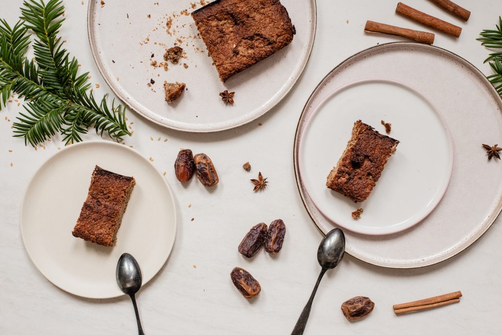 Christmas Date Cake - Anna Lewandowska - healthy plan by Ann